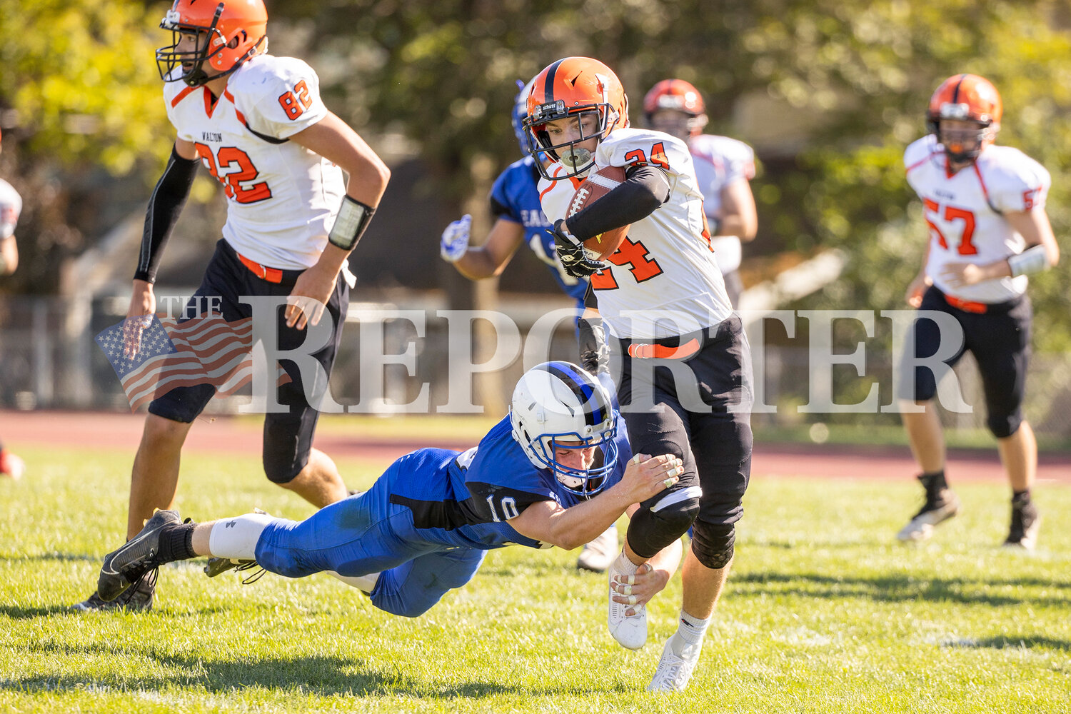 Walton Warrior football defeats D-H Eagles 32-22 | The Reporter ...