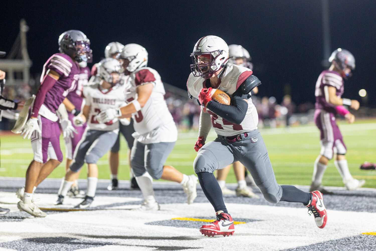 Bulldogs stay hot – topping Sabers 42-0 | The Reporter (Catskills Today)