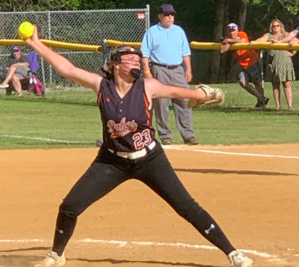 Leah Gunsett hurls Lady Dukes to win | My Hudson Valley