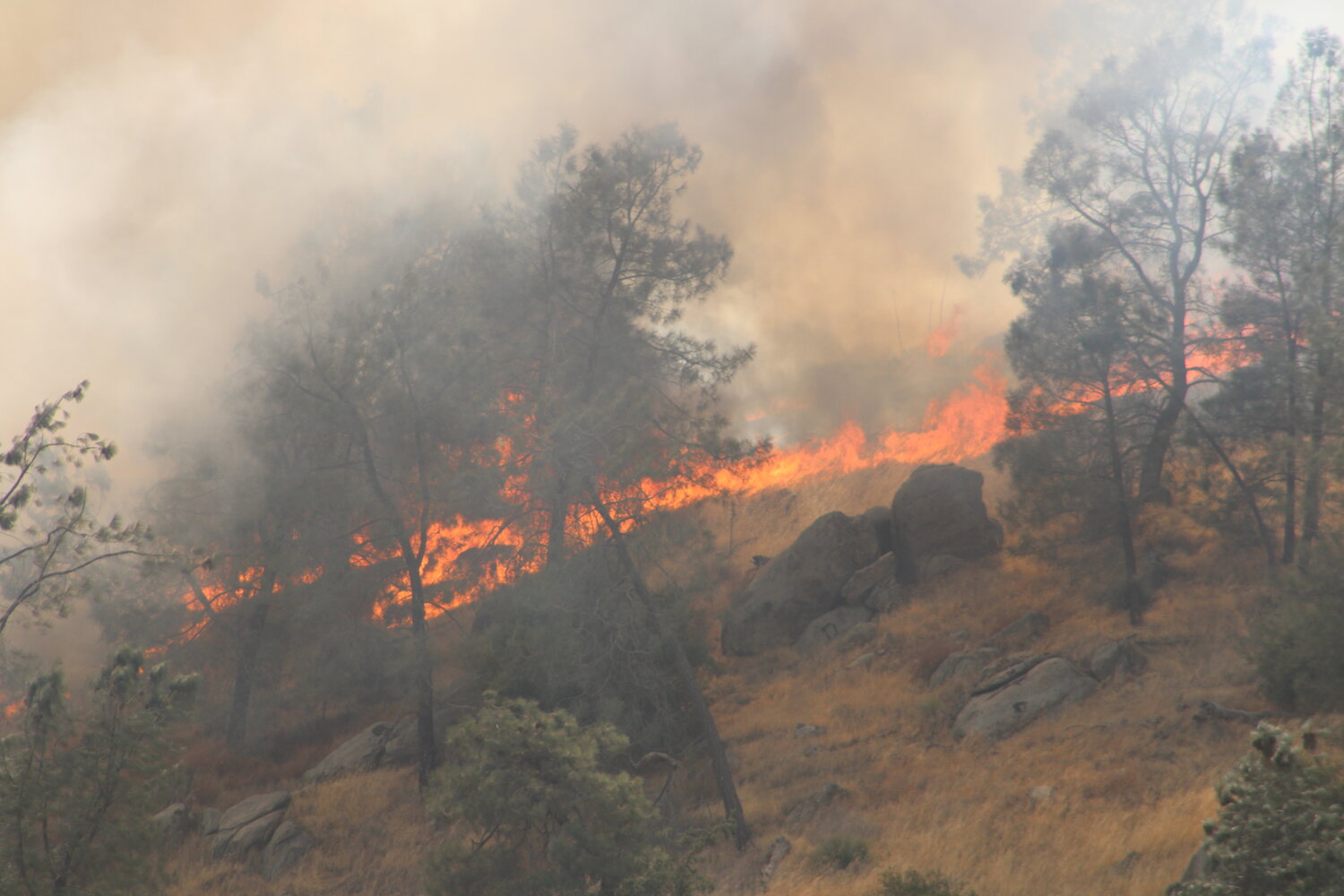 Little Fire Grows to 2,532 Acres, New Evacuation Order Issued - Kern ...