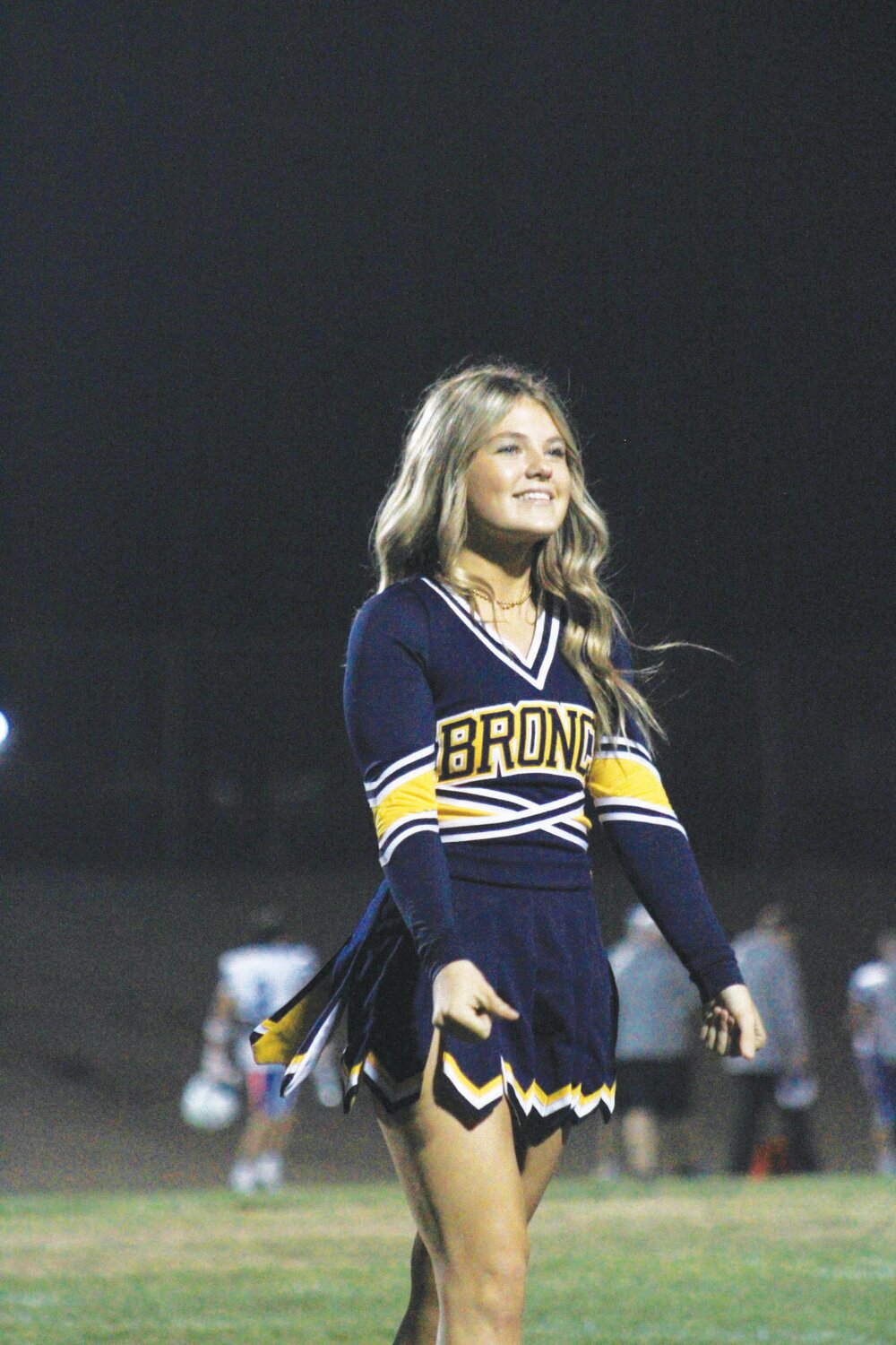 Bronc defense stymies Bishop In 27-13 victory; CIF bound! - Kern Valley Sun