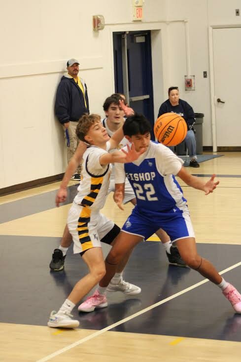 Varsity Broncs basketball takes two - Kern Valley Sun