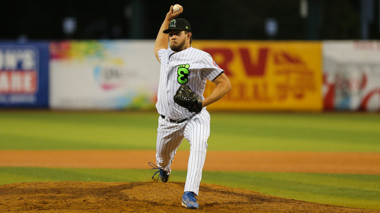 Pomeroy’s Power Arm on Ice Down in the Desert | The Daily Chronicle