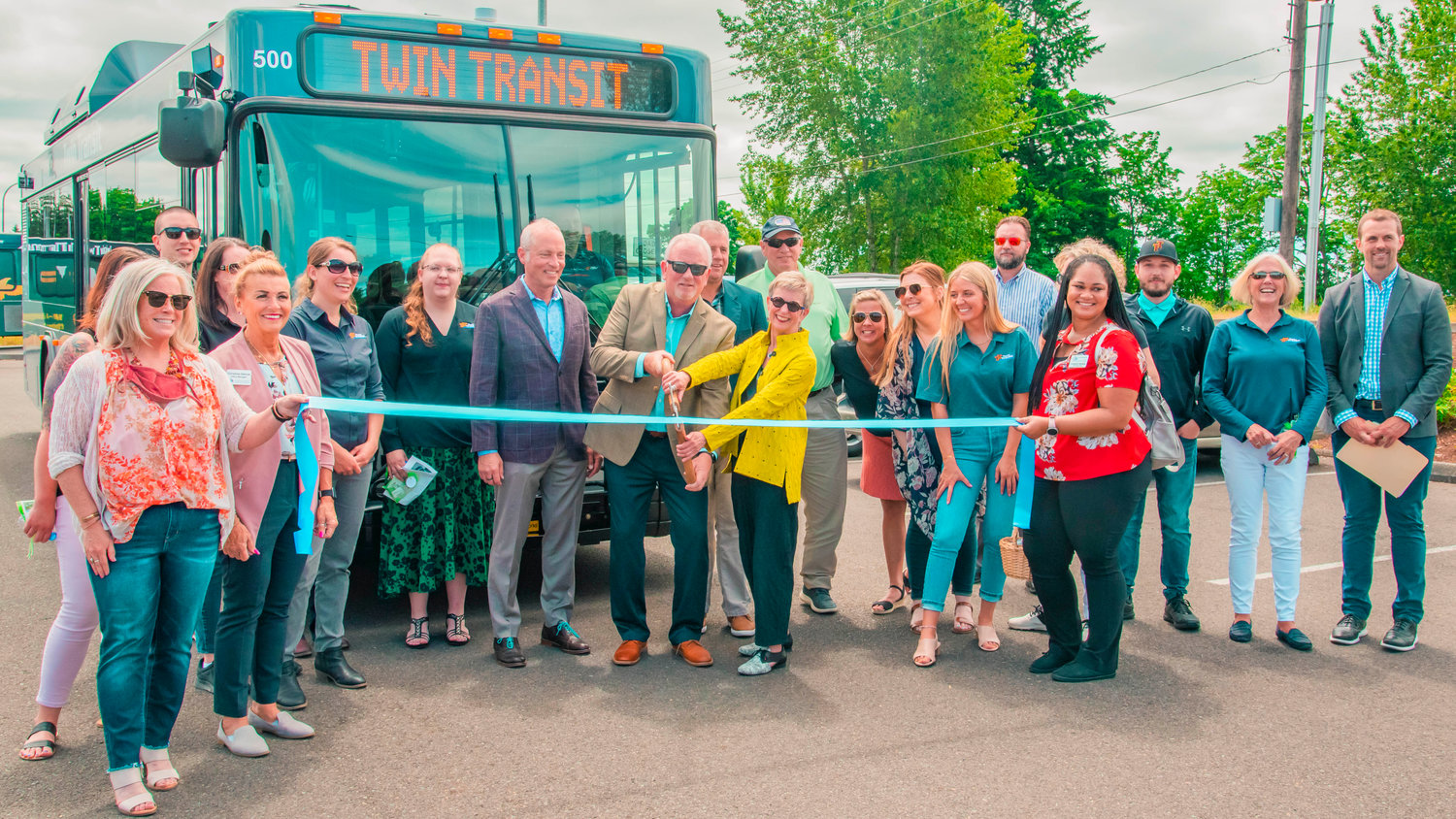 Flanked by Electric Buses, Twin Transit Opens New Mellen Street e ...