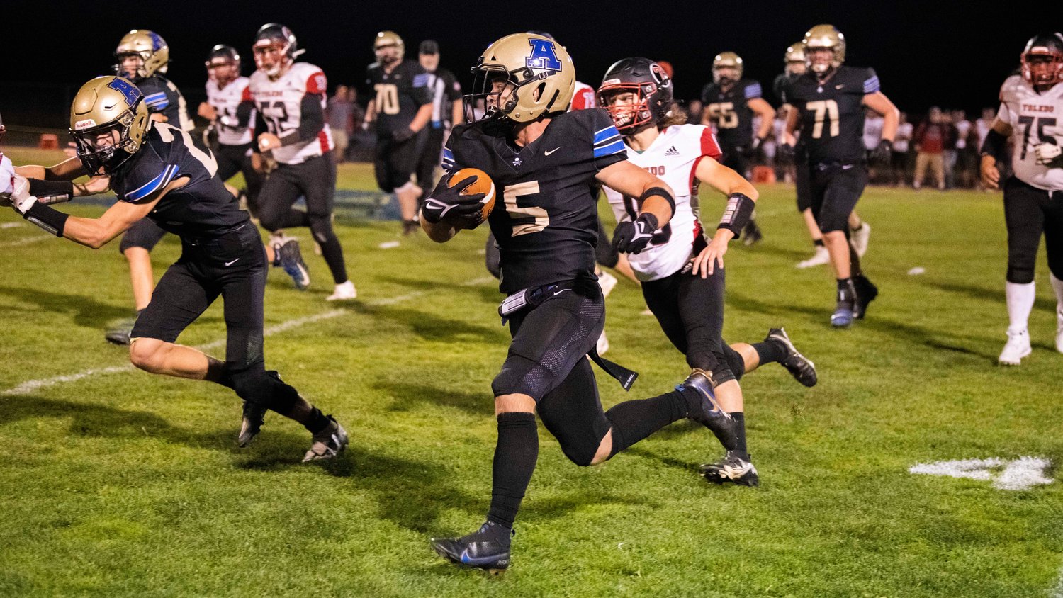 Pirates Squeak Out Road Win Against Loggers | The Daily Chronicle