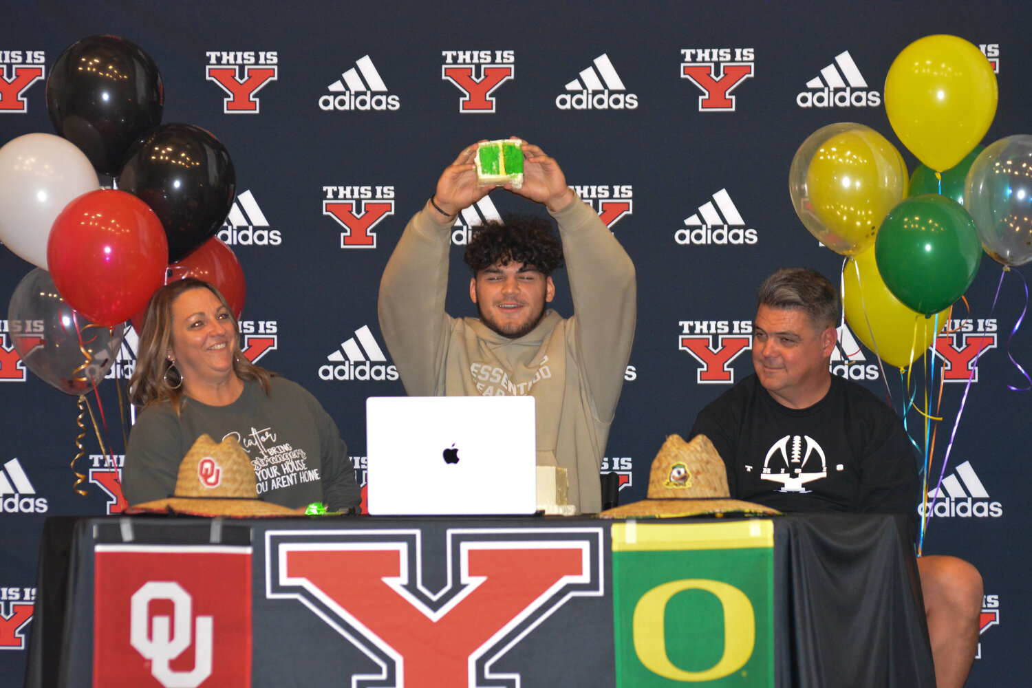 Yelm football and track star Brayden Platt commits to the University of ...