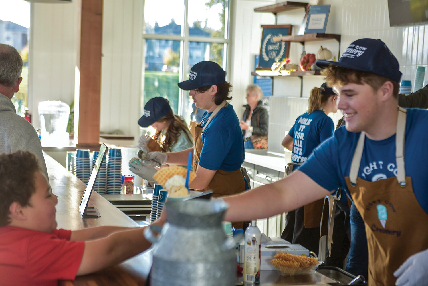 Ridgefield community celebrates Eight Cow Creamery storefront opening ...