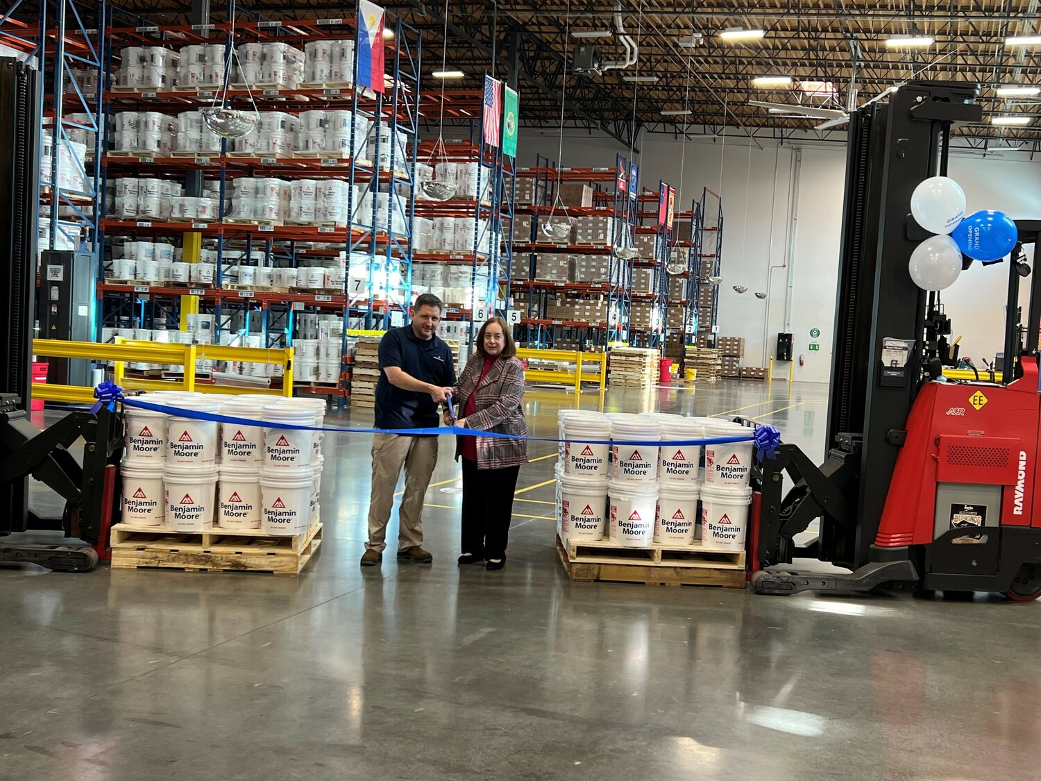 Paint company Benjamin Moore opens new distribution center in Thurston ...