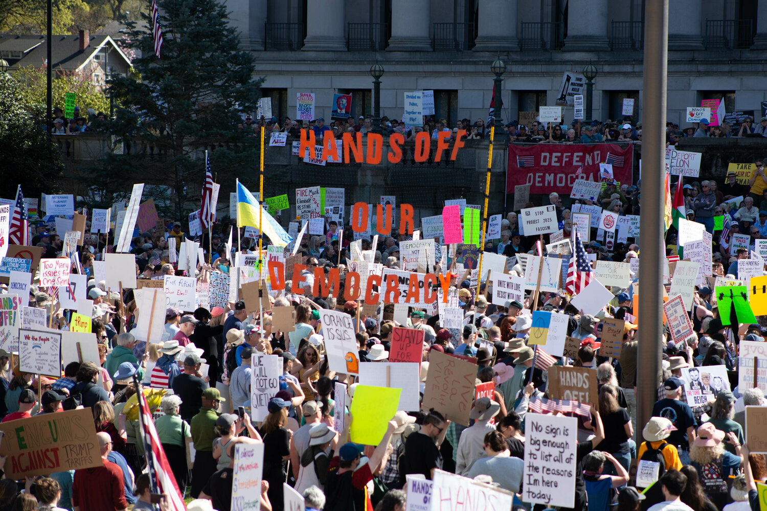 In focus: Thousands fill Capitol Campus to rally against Trump | The ...