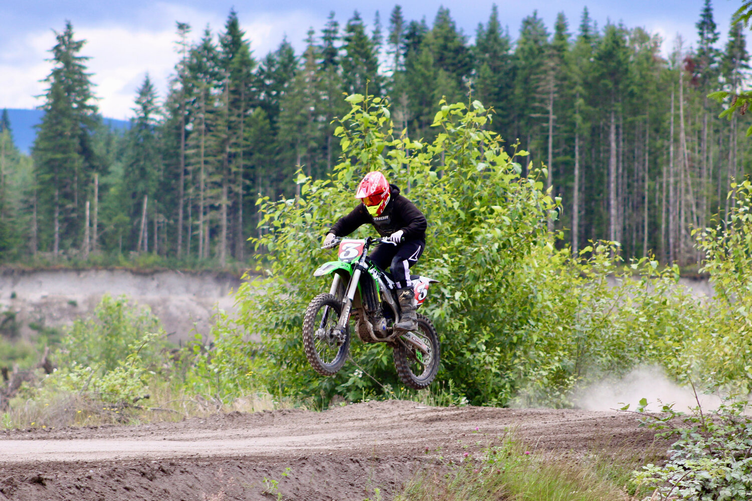 Winlock teen finding joy in dirt bike racing through leukemia recovery ...