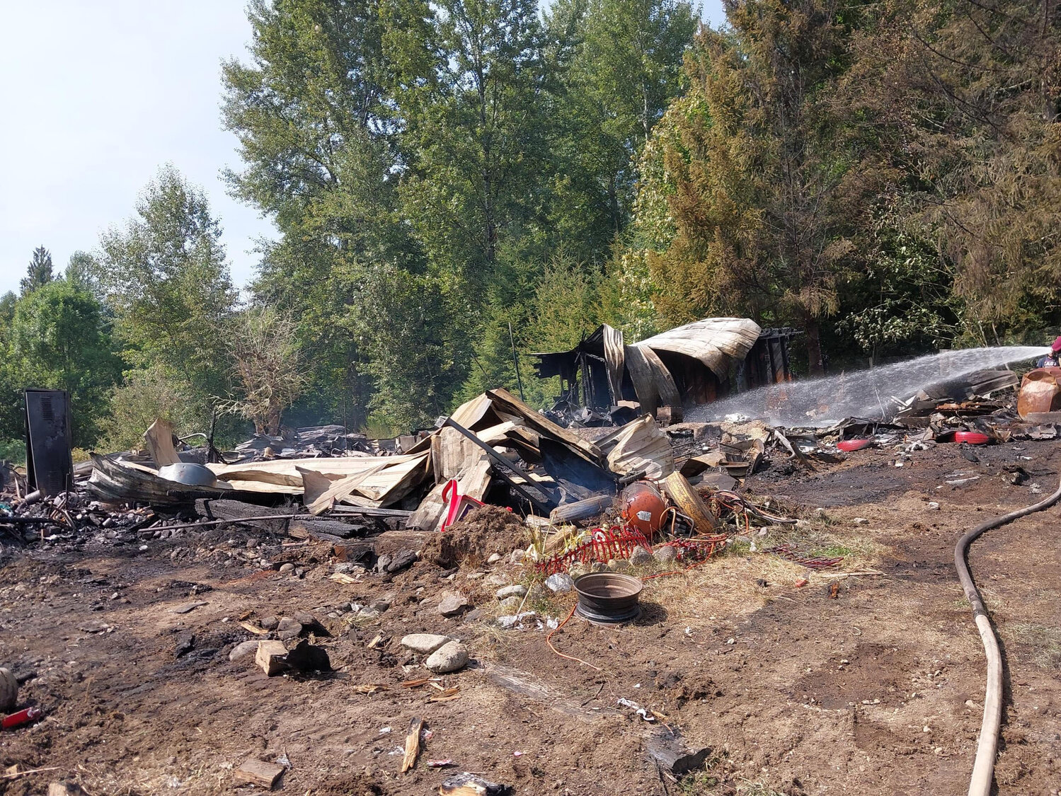 Fire destroys residence in Randle, displaces four uninjured occupants ...