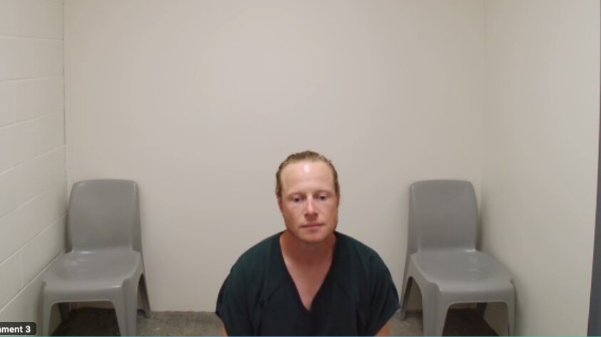 $100,000 bail: Traffic stop leads to foot chase, arrest, charges for ...