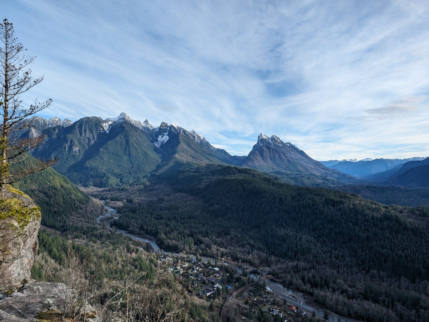 Man dies after 200-foot fall while climbing in Index | The Daily Chronicle
