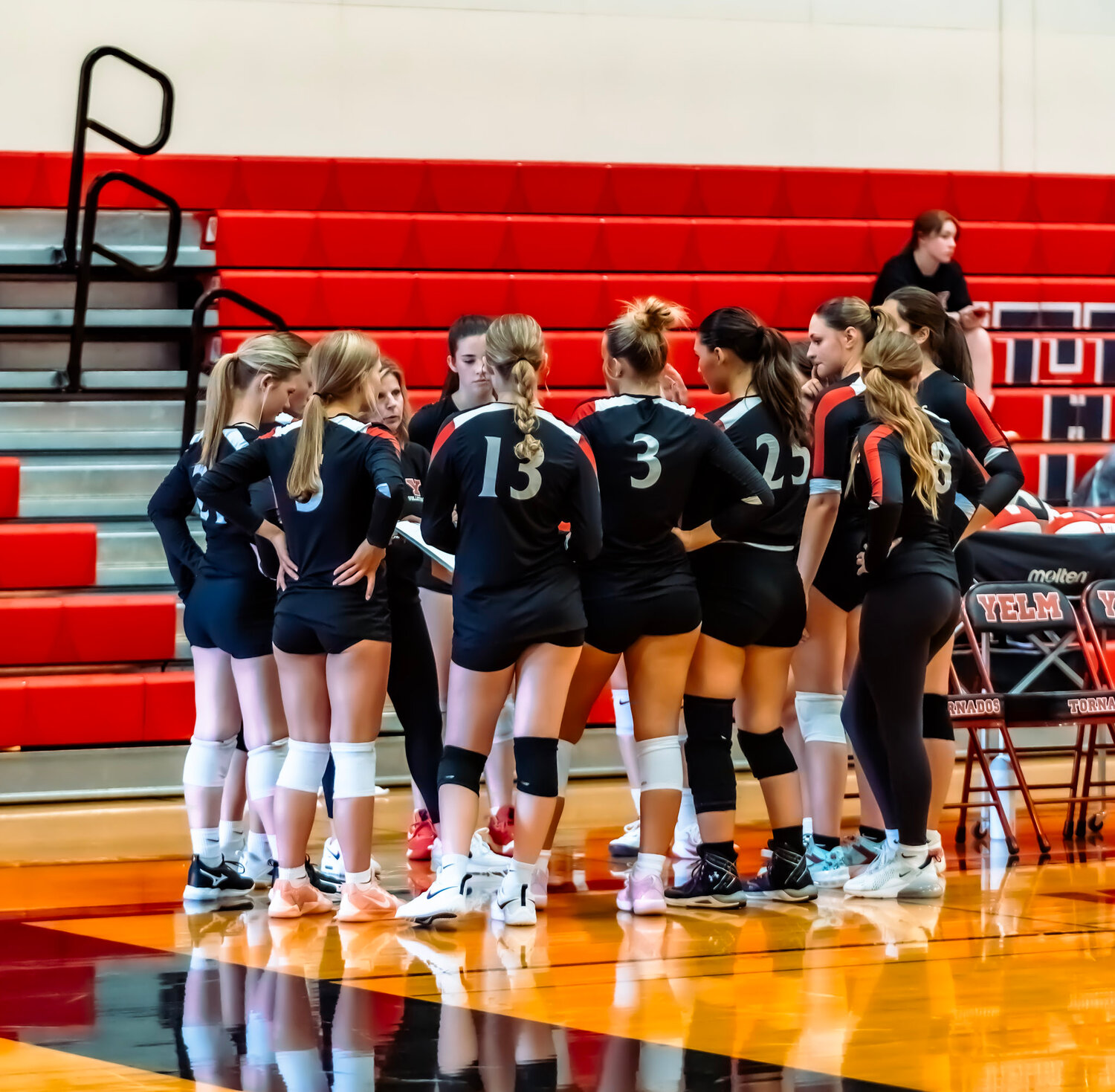 Yelm volleyball looks to build on heavy junior, senior classes for 2025 ...