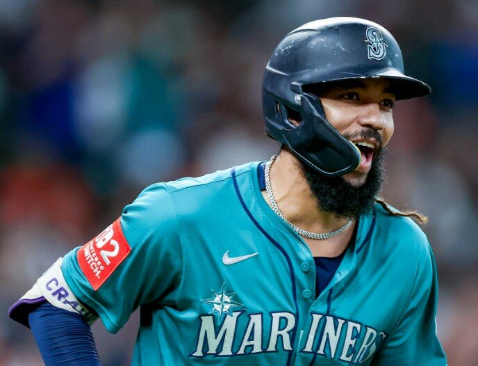 Mariners sweep Astros, close in on AL West title | The Daily Chronicle