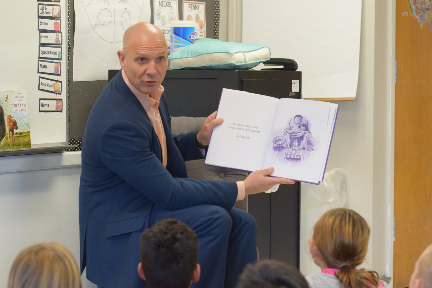 Rep. Peter Abbarno spends day as principal of elementary school | The ...