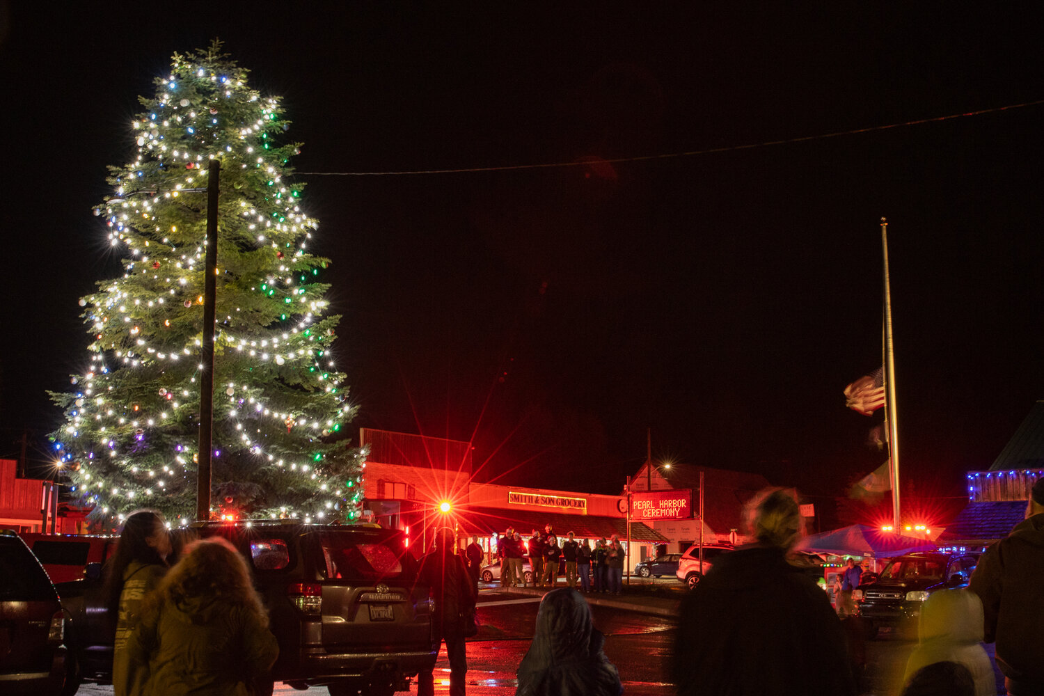 In Focus: Lighting the Christmas Tree and meeting Santa in Mossyrock ...