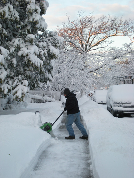 Long Beach digs out from more than a foot of snow | Herald Community ...