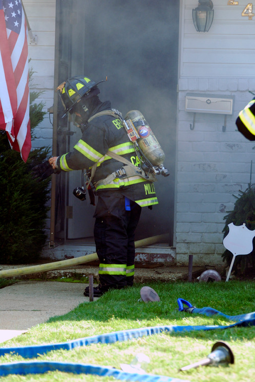 Fire breaks out on Florin Court in Bellmore | Herald Community ...
