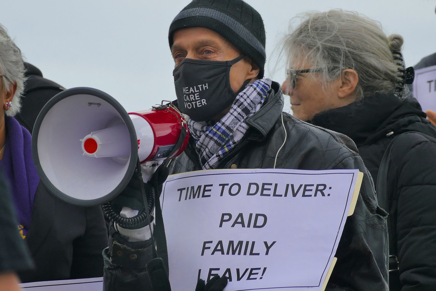 Crowd of disparate views centers on Rep. Rice | Herald Community ...