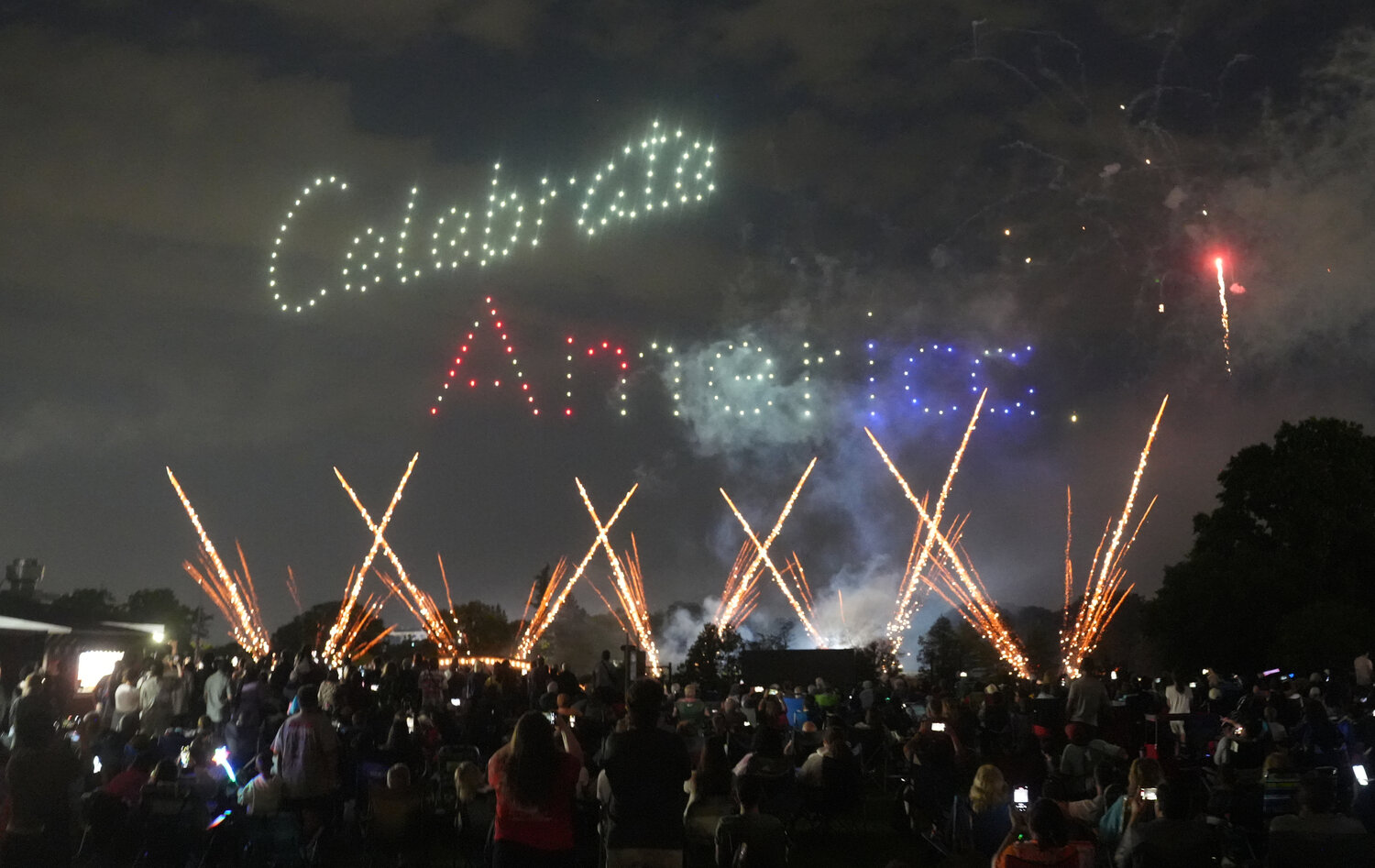 East Meadow: Stars, stripes and songs light up Eisenhower Park | Herald ...