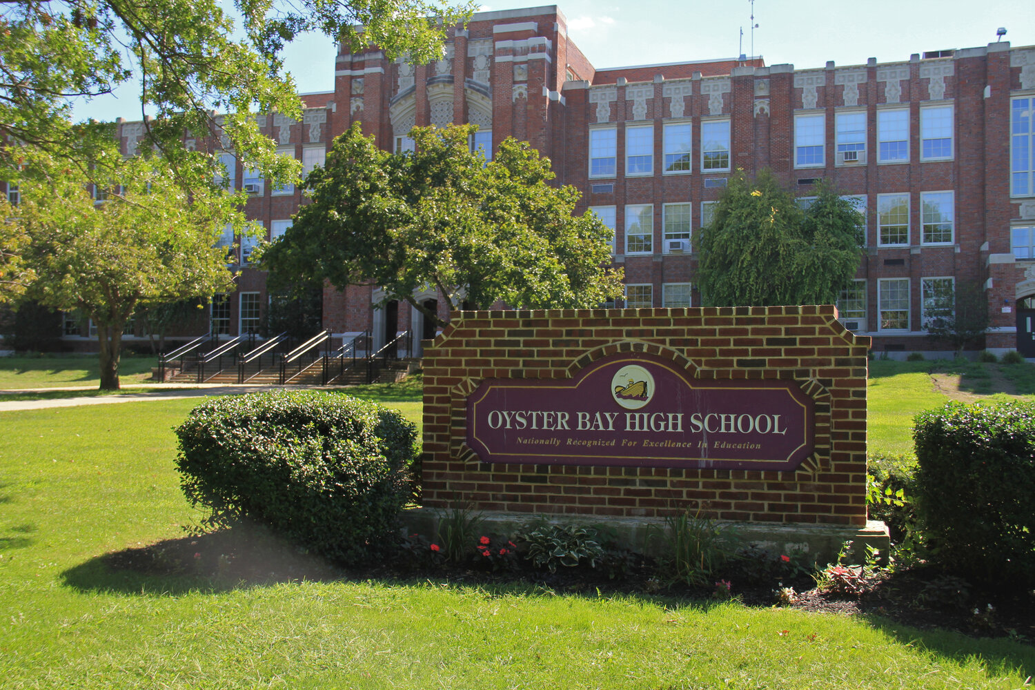 Oyster Bay High School Class of 1975 celebrates 50th reunion with ...