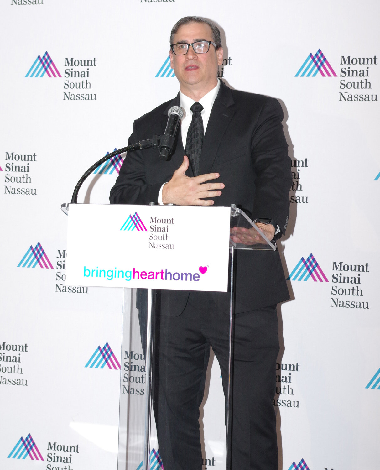 Mount Sinai South Nassau gala ‘brings heart home’ raises funds for ...