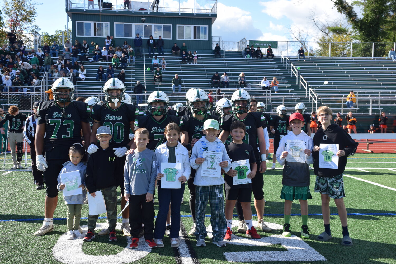 Locust Valley Falcons soar on homecoming | Herald Community Newspapers ...