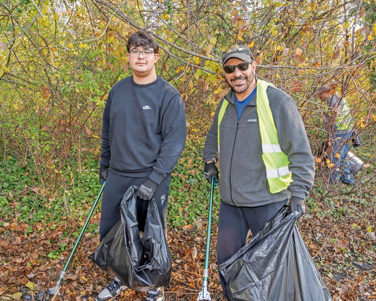 Volunteers clear massive pile of pollution from Merrick’s Mullener Pond ...