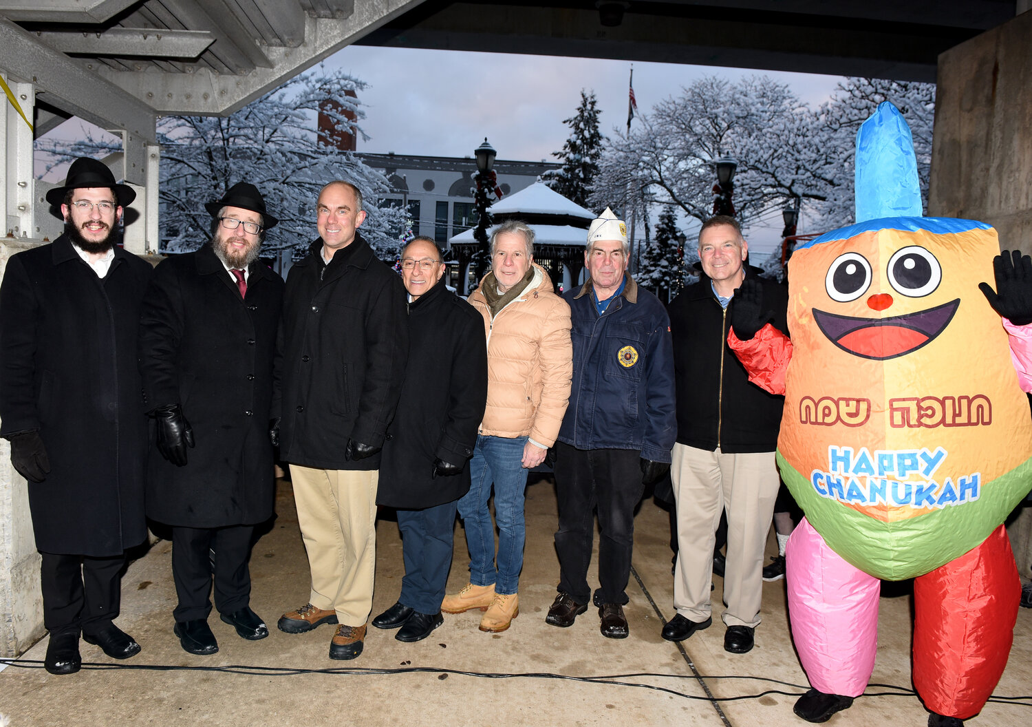 Chabad of Merrick-Bellmore-Wantagh celebrates first night of Hanukkah ...