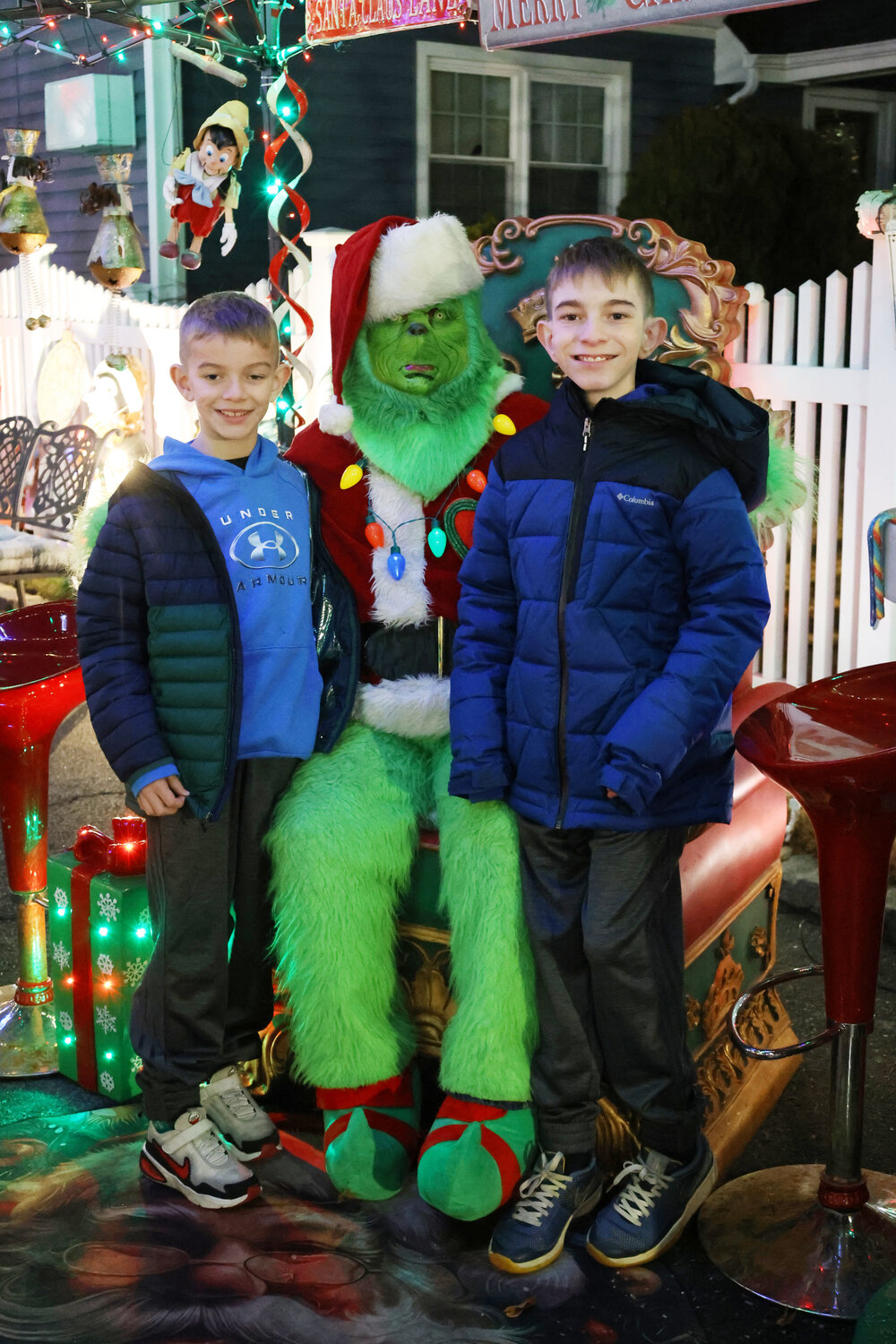 Franklin Square home transforms into winter wonderland | Herald ...