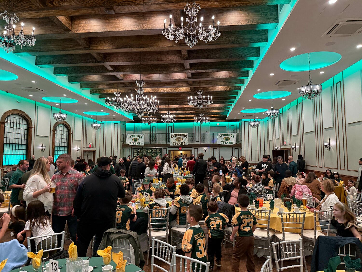 Lynbrook Titans honor 2025 season at annual banquet | Herald Community ...