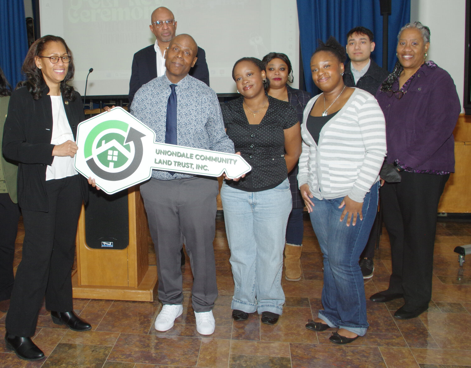 Uniondale housing lottery changes life of Queens father | Herald ...