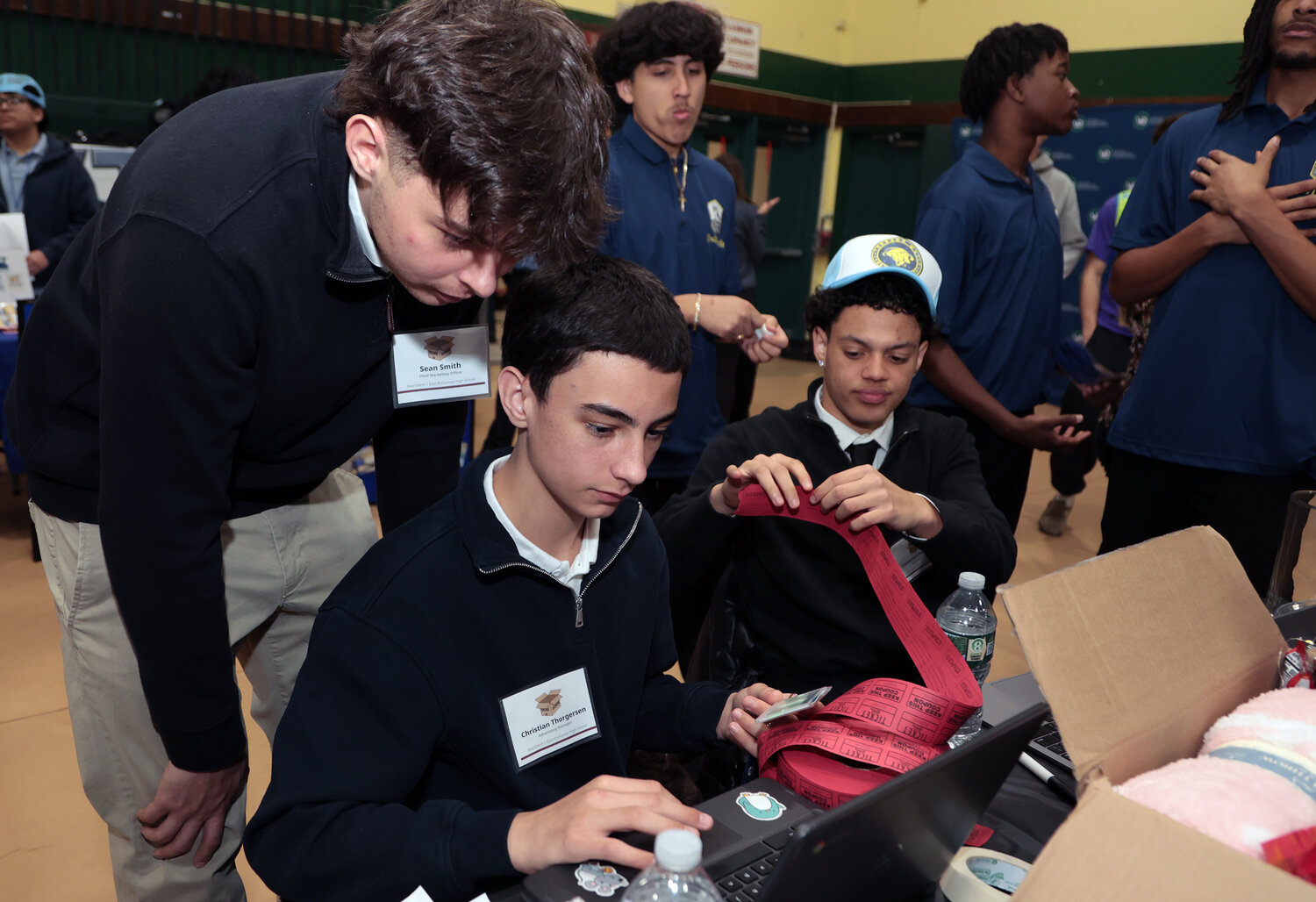 Lynbrook High hosts expanding Virtual Enterprise trade show | Herald ...