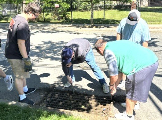 Lynbrook firefighters rescue duckling from storm drain | Herald ...