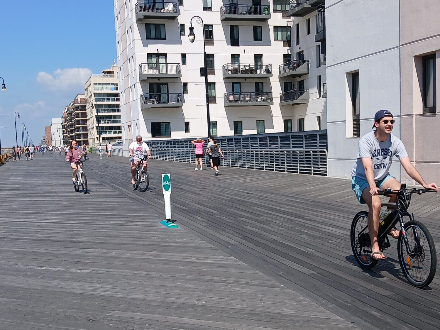 City of Long Beach bans e-bikes on boardwalk and sidewalks | Herald ...