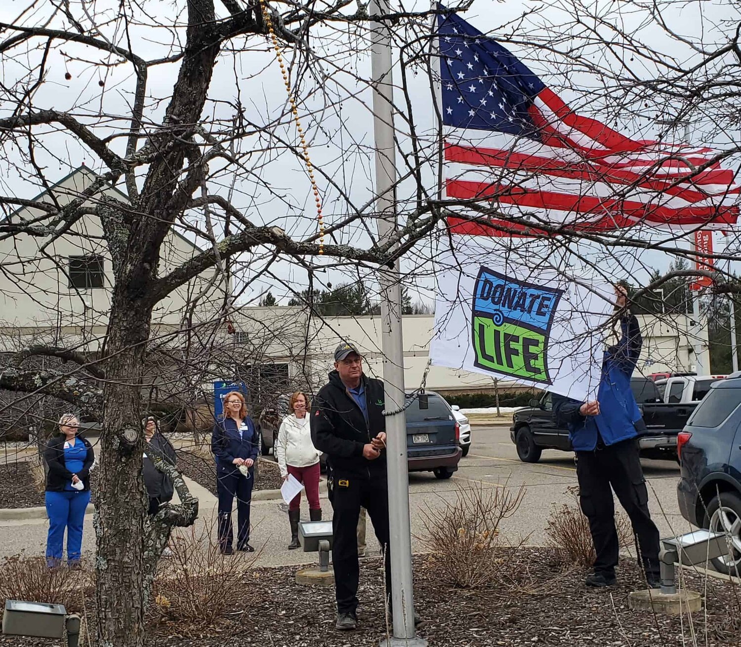 Aspirus Tomahawk Hospital raises Donate Life flag to honor organ donors ...