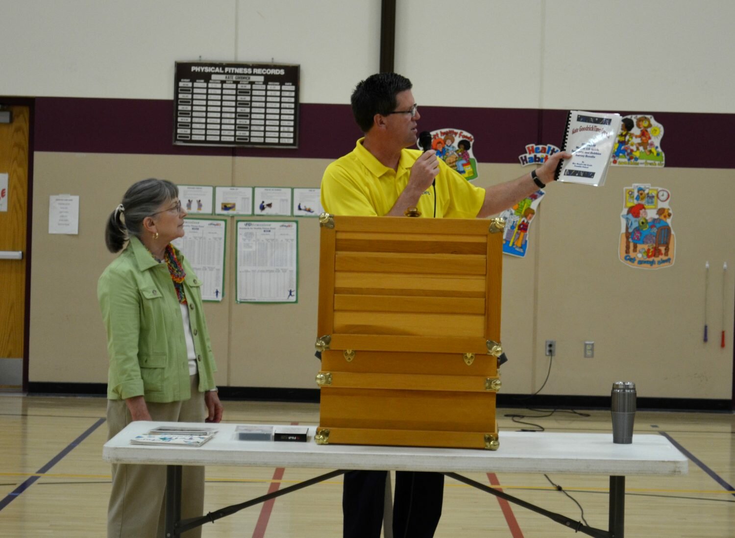 Kate Goodrich opens 18-year-old time capsule - Merrill Foto News