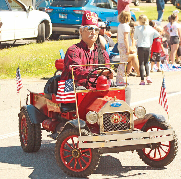 PARADE FUN - Vilas County News-Review