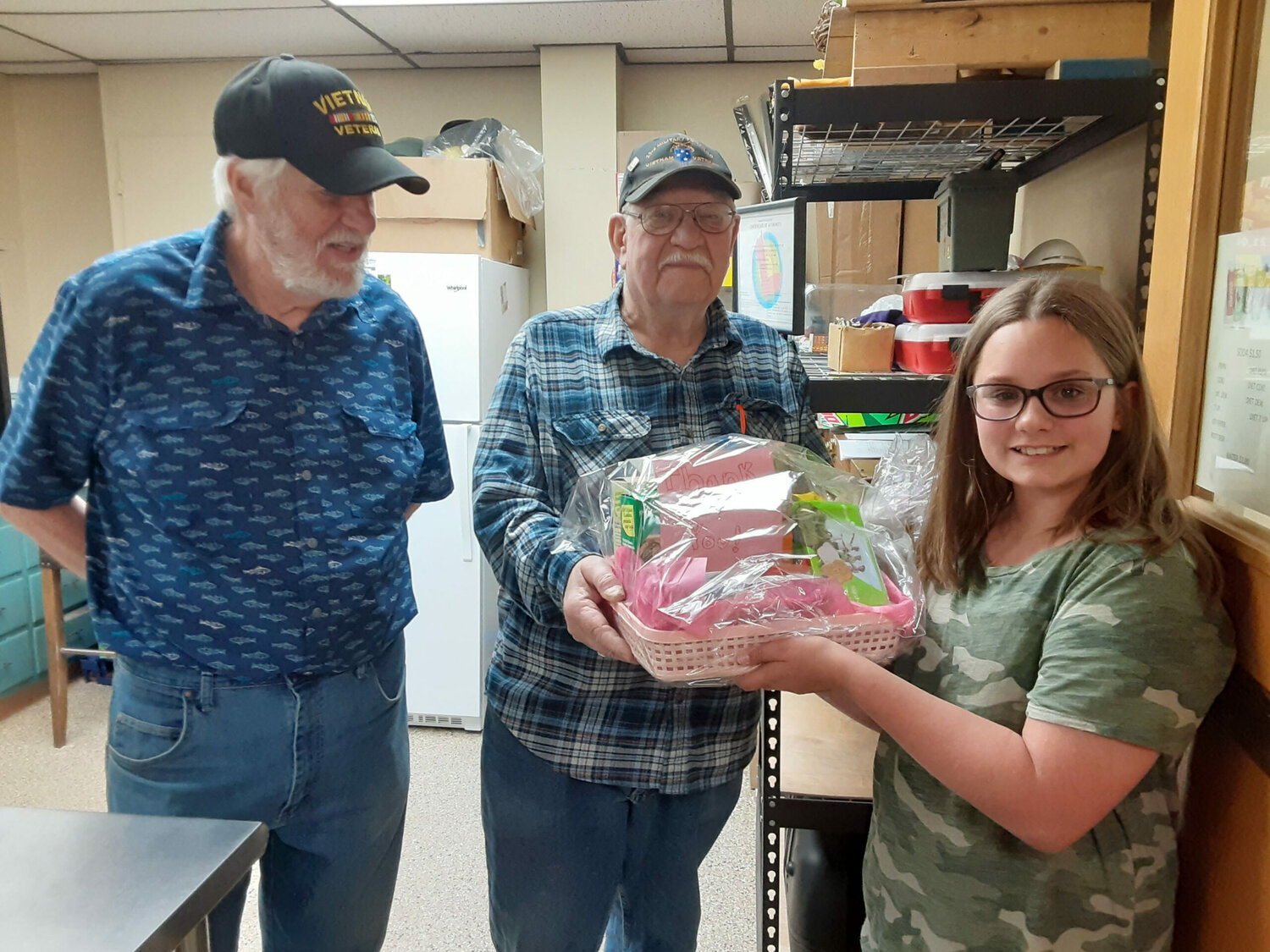 Girl Scout Troop 7136 Donates Cookies to Veterans of Foreign Wars Burns ...