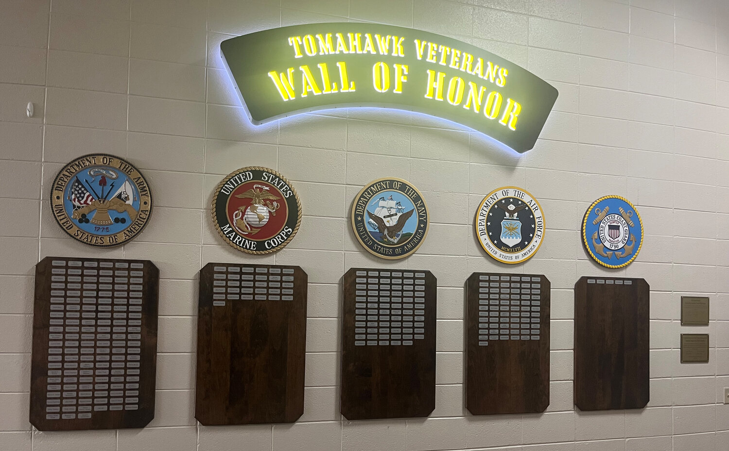 Newly-dedicated ‘Wall of Honor’ recognizes Tomahawk students who served ...