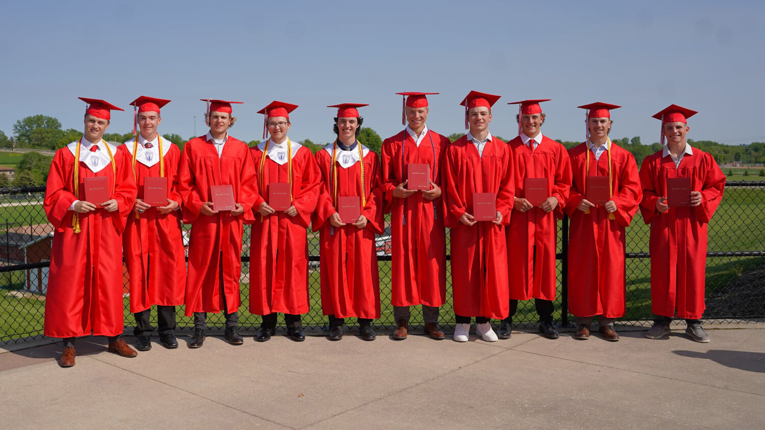 Lomira High School Graduation 2025 Photos - Dodge County Pionier