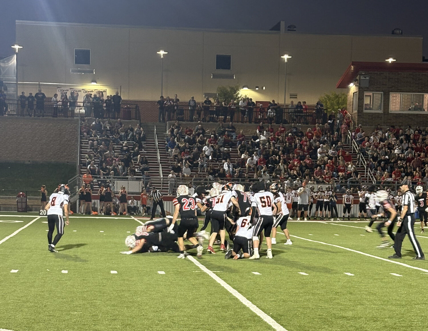 Lomira Football Defeats Orioles 49-8 on Homecoming - Dodge County Pionier