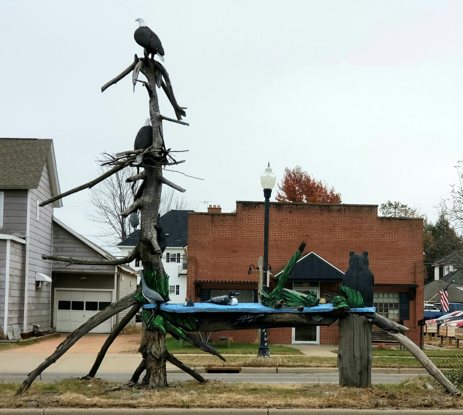 Main Street, Custom Murals team up to revitalize welcome structure ...