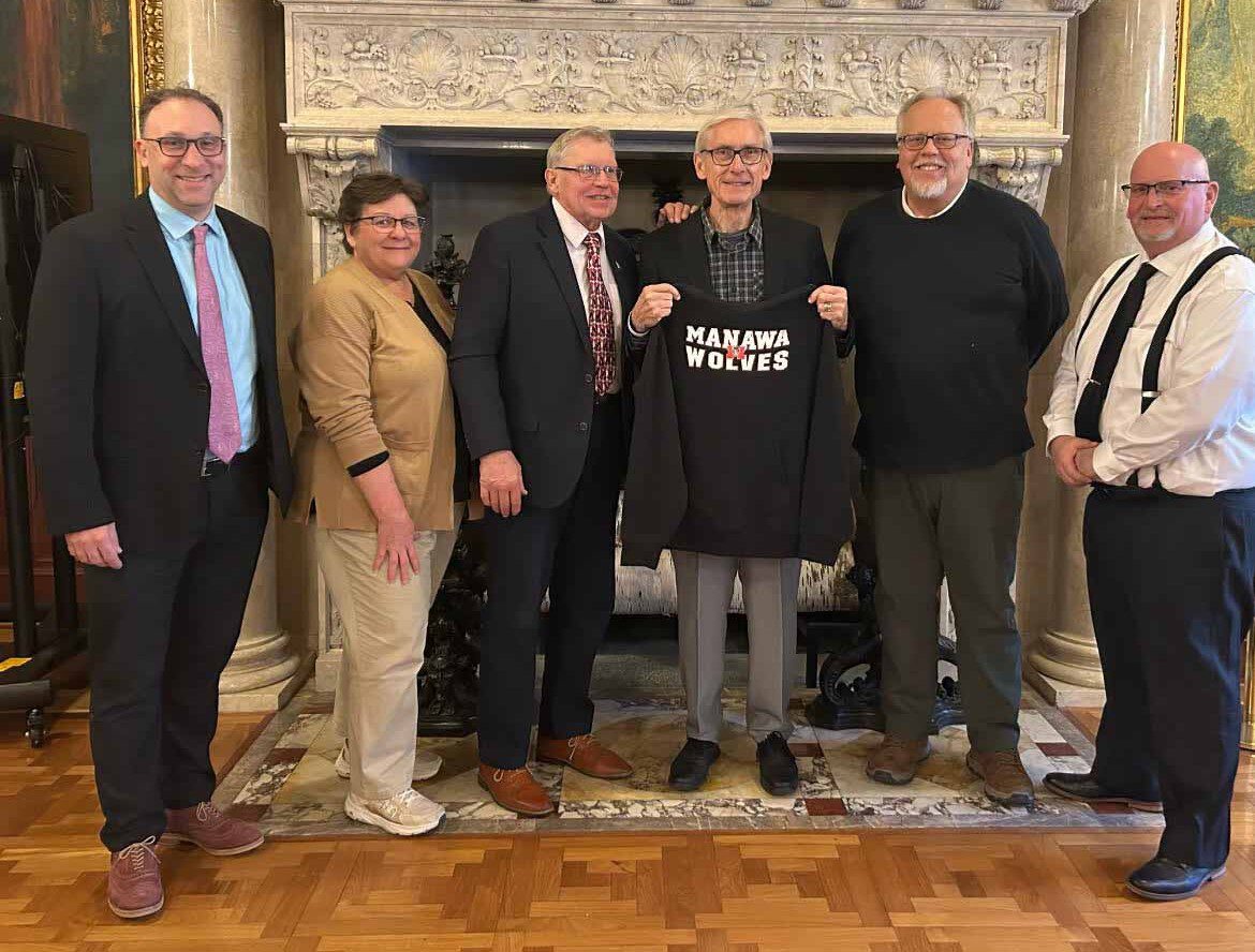 Manawa envoy meets with Gov. Evers - Waupaca County Post