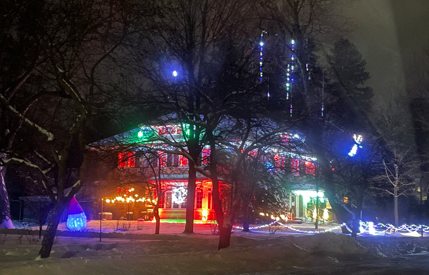 Tour of Lights Decorating Contest winners announced - Merrill Foto News