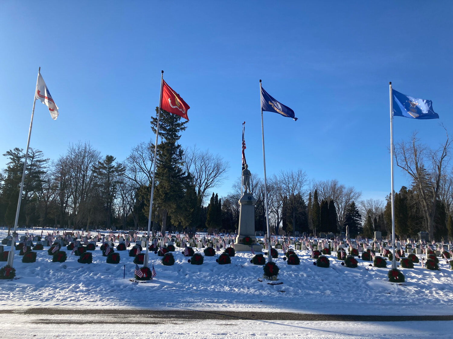 Honoring veterans on Wreaths Across America Day - Peshtigo Times