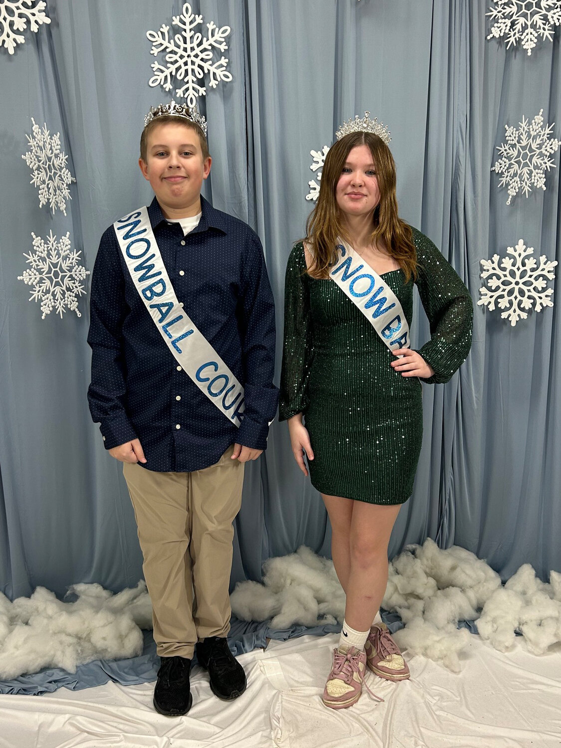 TMS holds Snow Ball dance - Tomahawk Leader