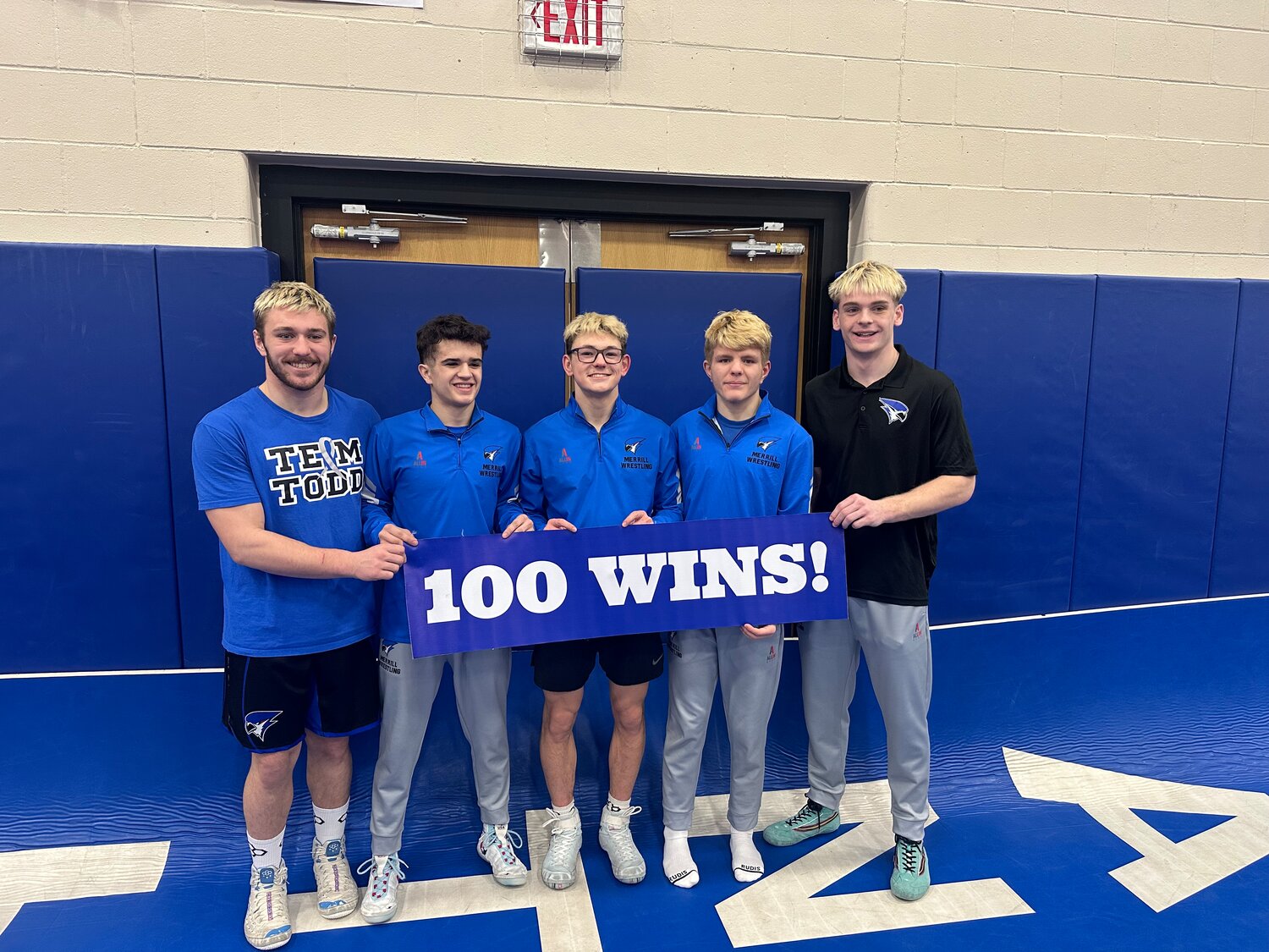 Five Merrill Varsity wrestlers celebrate 100 wins - Merrill Foto News