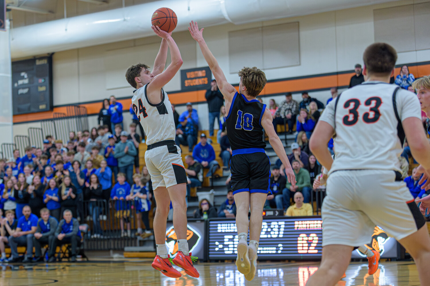 McDermid layup at buzzer lifts Oconto Falls over Peshtigo in regional ...